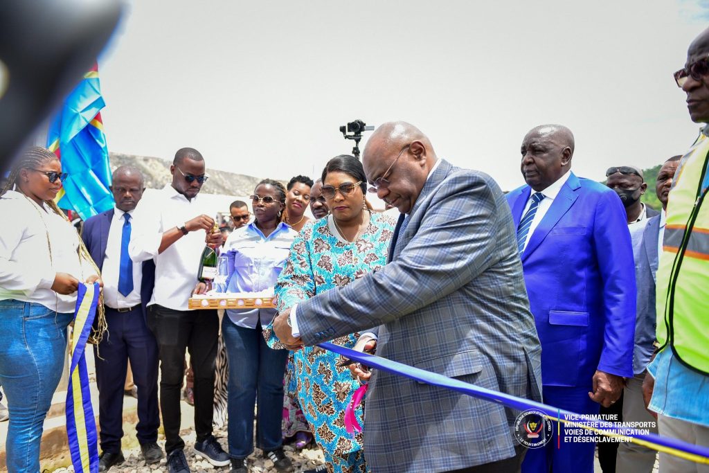 Lualaba : Jean-Pierre Bemba inaugure la déviation ferroviaire de TFM ...